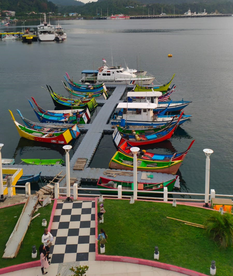 Melihat Indahnya Kota Sabang dari Atas Menara Merah Putih